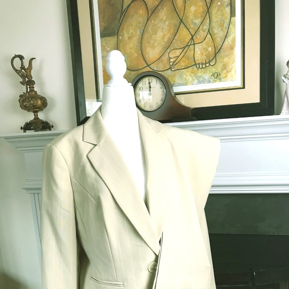 Le Suit | Jackets & Coats | Beige Suit Says The Boss Is On The French ...